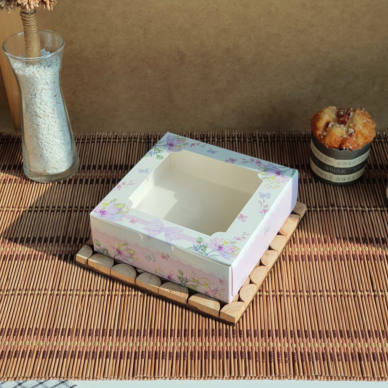 GoodBoxPack กล่องครึ่งปอนด์ ทรงแบน เคลือบกันซึม ลายดอกไม้ม่วง x 20 ใบ | Makro PRO